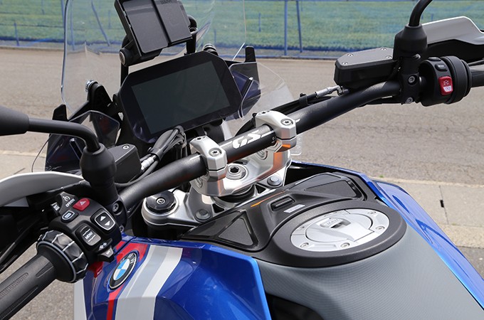 R1300GS用の「ハンドルセットバックライザー」が完成しました！ - r’s gear | バイクブロス